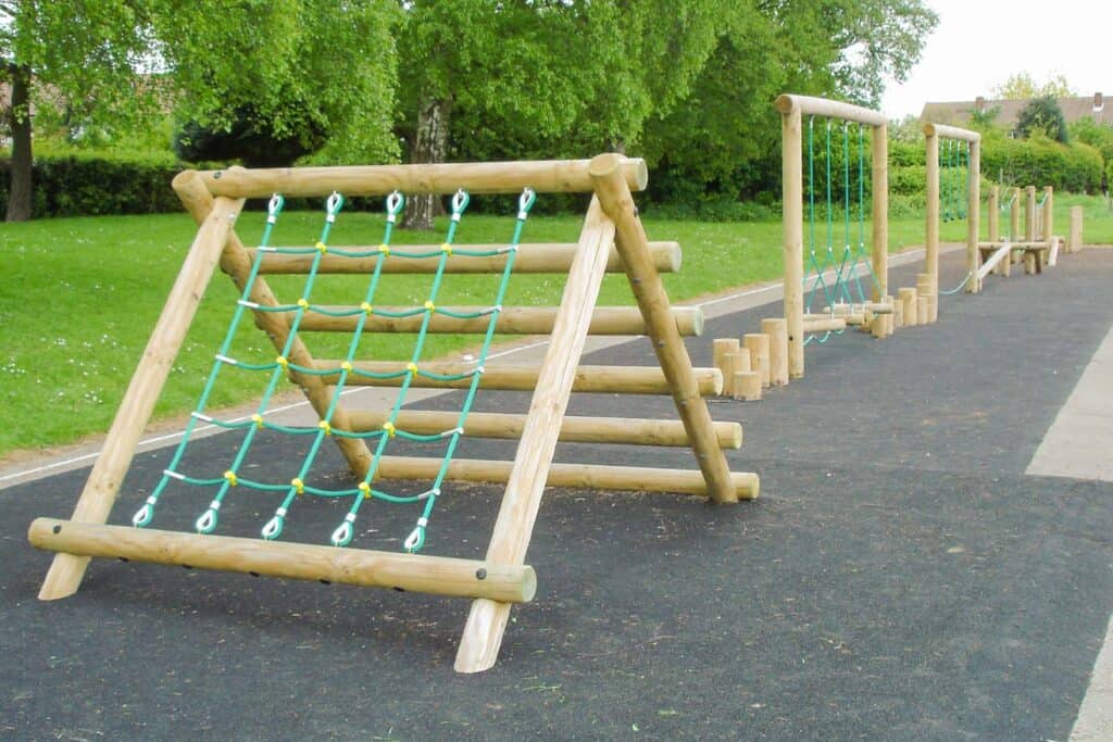 Embankment Log Climber - Sovereign Play